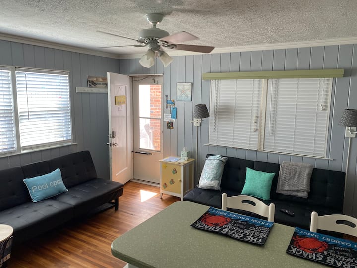 Fiesta Villas 106 ~ Retreat! Pool & Beach ! *King* - North Myrtle Beach, SC