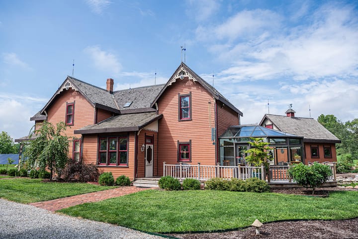 Victorian B And B, Breakfast Included. - Indianapolis, IN