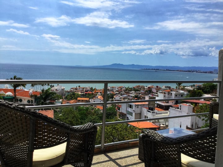 Penthouse With Amazing Private Balcony View - Puerto Vallarta