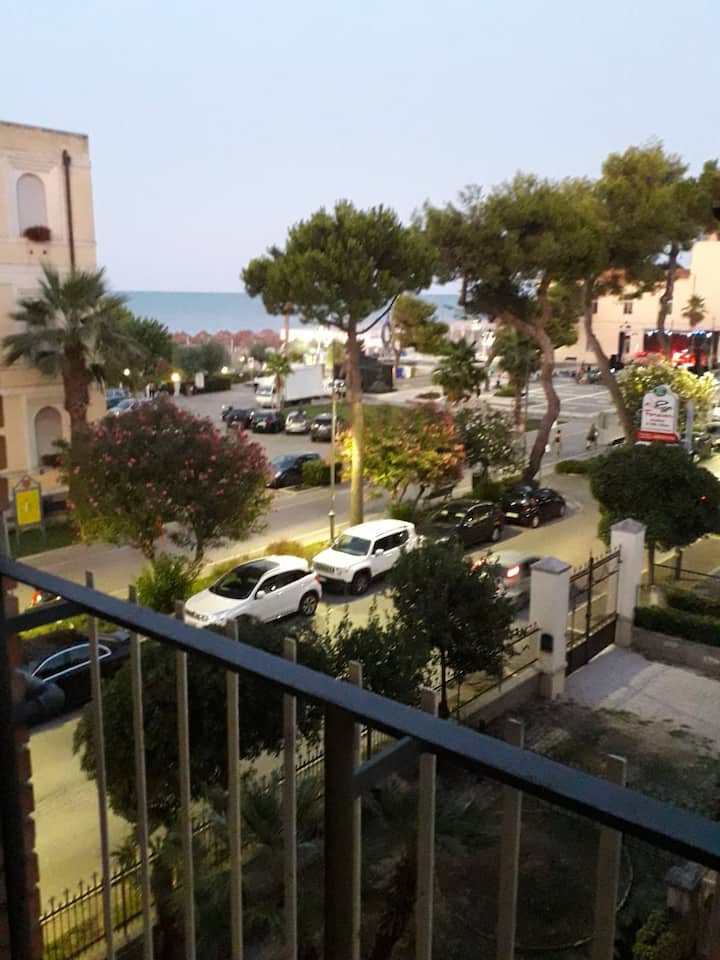 Appartamento A Due Passi Dal Mare. Silvi Marina - Silvi