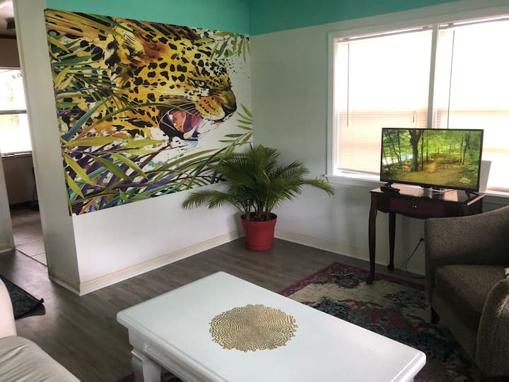 Cozy Bungalow Near Downtown And Ju - Jacksonville, FL