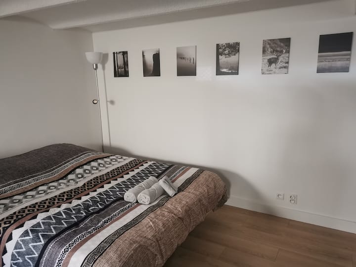 Agréable Studio, En Sous-sol Proche Des Transports - Marseille