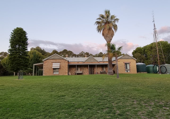 Rivergums Homestead - Rustic And Comfy! - Morgan