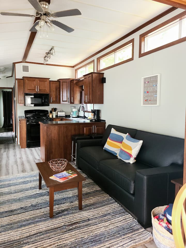 Charming Cottage In The Woods Near Elco Beach - Port Colborne