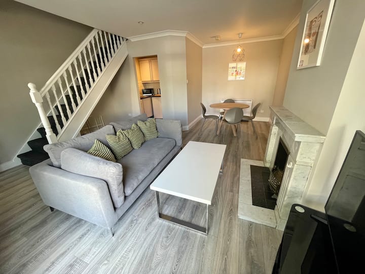Tasteful Townhouse, Parking/ Bus - Dublin
