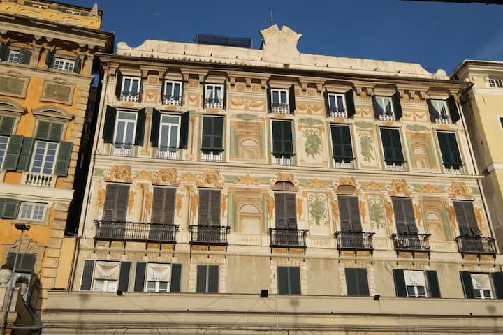 Astonishing Apartment In Historical Building - Génova