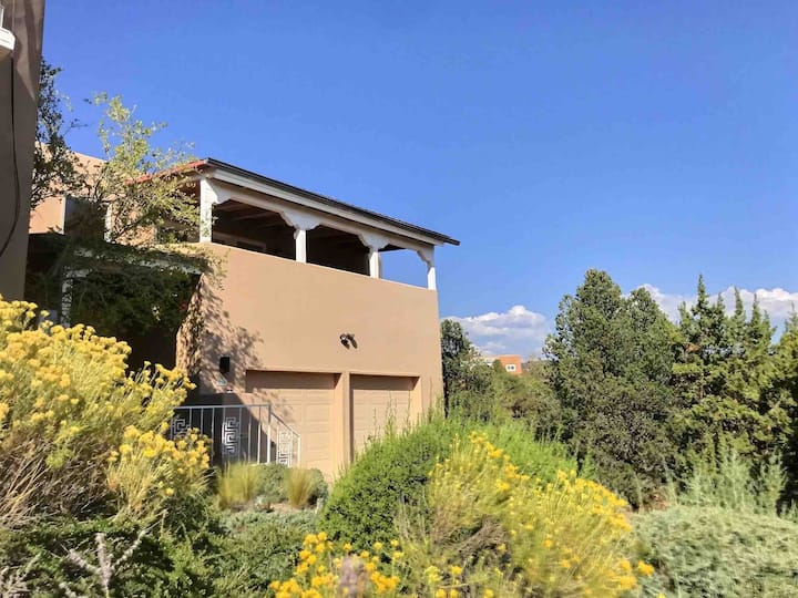 Sunny & Spacious Townhome Near Plaza & Ski Basin - Santa Fe, NM
