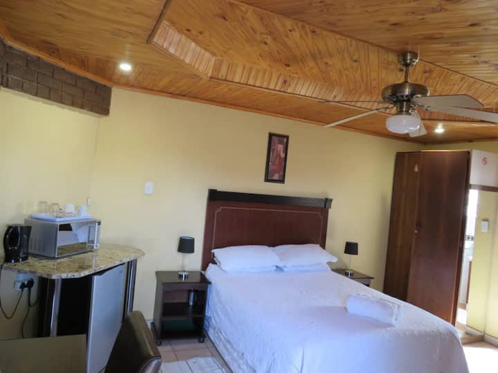 Room 1, Clean And Secured Room At Kgatholoha G/h - Klerksdorp