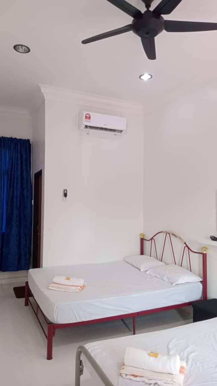 1queenbed, 1singlebed, - Marang