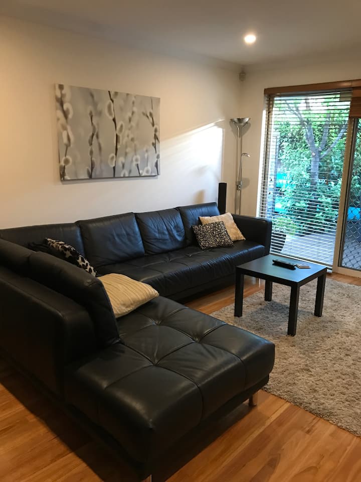 Spacious 2 Bd Villa 2km From Cbd - Perth