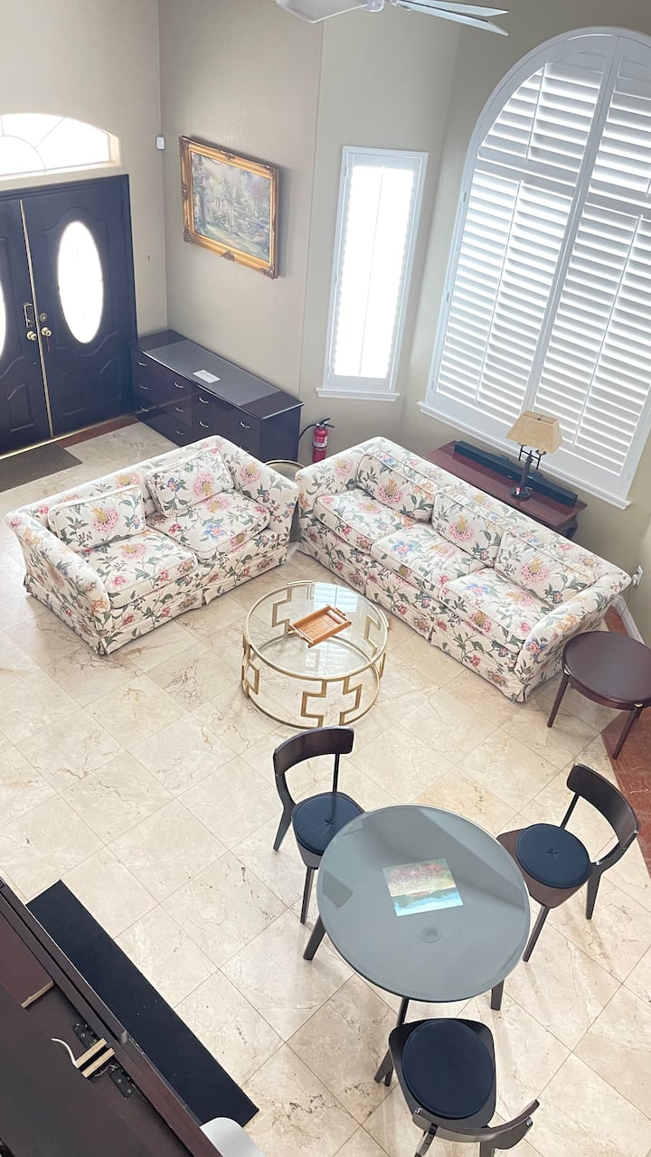 Front Unit Of A Single Family House. 3b2b. - Rosemead, CA