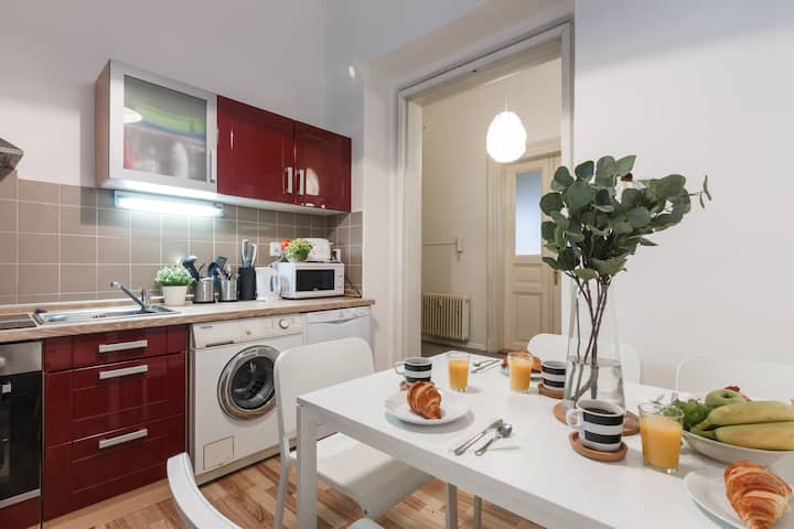Apartment At Ip.pavlova 5bdr And 2 Baths No.5 - プラハ
