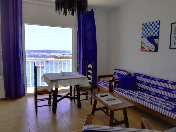 Lanzarote For Individualists! Stress Out In Nature - La Graciosa