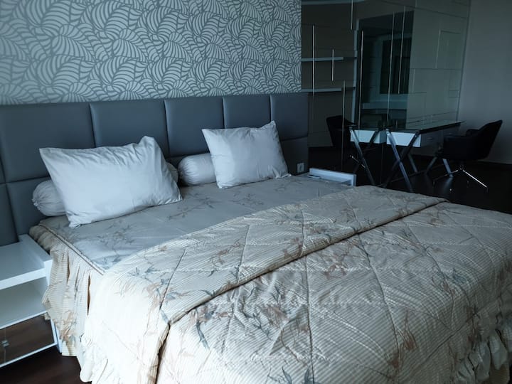 Big 3 Bedroom Apartment In The Heart Of Surabaya - Surabaya