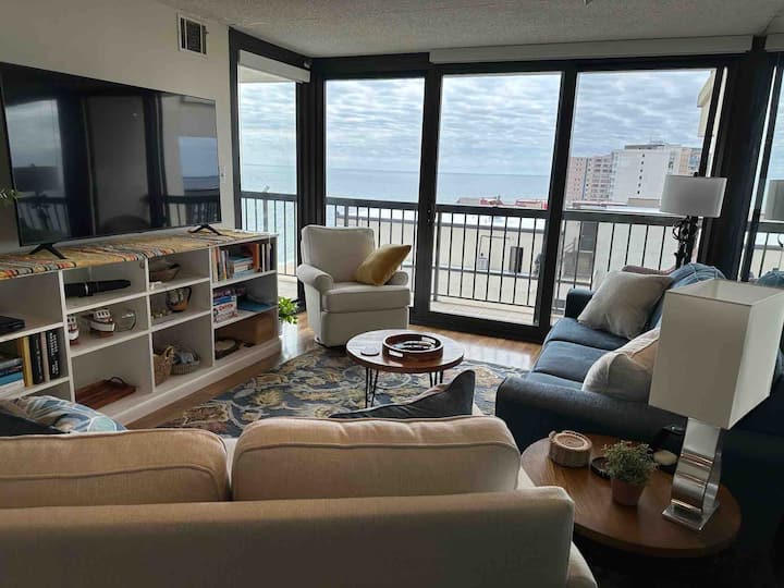 Oceanfront Luxury! 2 Pools, Linens Included & More - Ocean City, MD