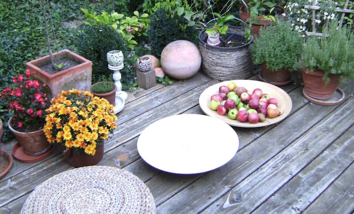 Compl. Summerhouse In Big, Romantic Garden Near U2 - Wien