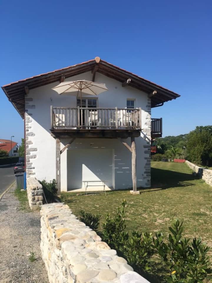 Plage à 300 M, Confortable, Lumineux Et Atypique - Urrugne