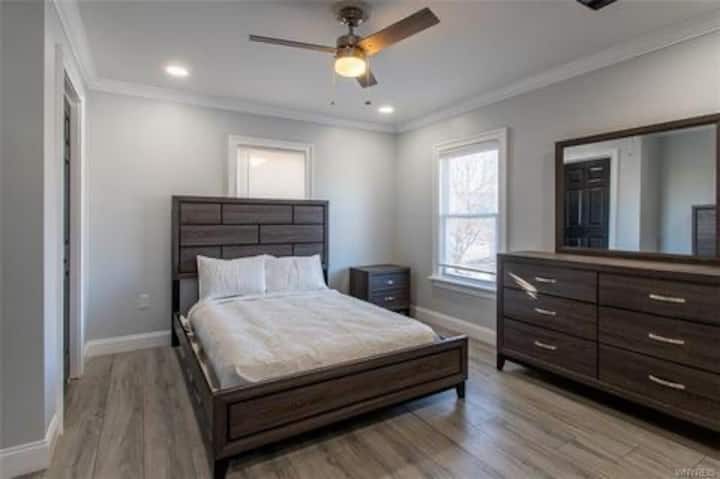 Home Away From Home On Lasalle - 3 Bd 2 Bth Slps 6 - Niagara Falls