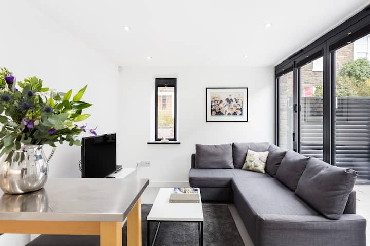 Stunning Architect-designed Home Near King's Theatre - Edinburgh