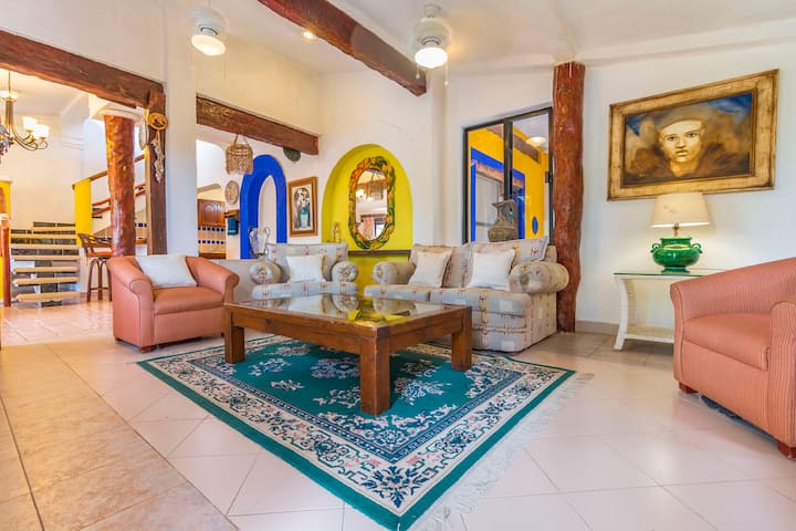 Casa Bonita: 6 Bedroom House For 12 - Isla Mujeres