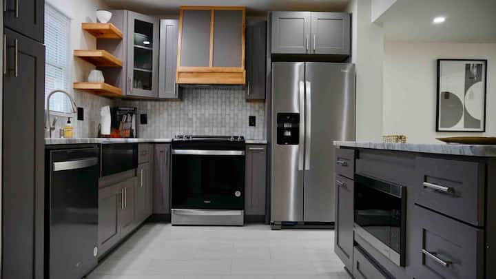 Stylish & Convenient 2bd, 2 1/2ba - Marietta, GA