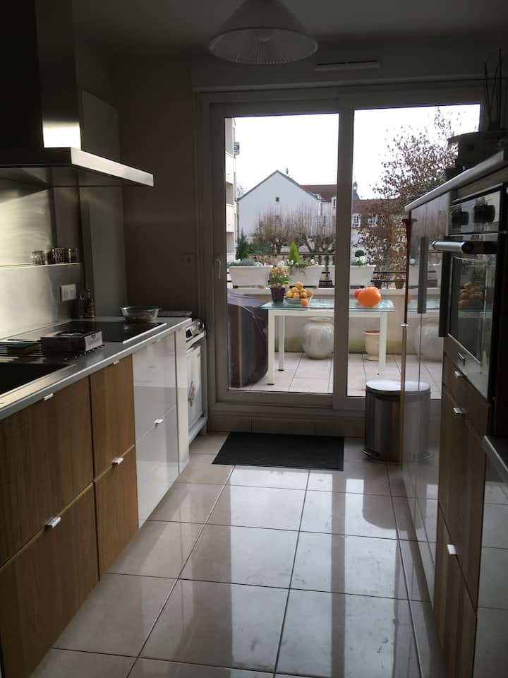 En Plein Centre Ville Agréable Et Moderne - Beaumont-sur-Oise