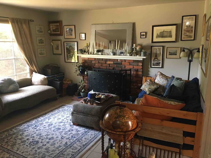 Private Bedroom In Goleta Home - Santa Bárbara, CA