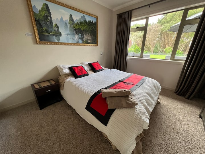 Private Bedroom With Shared Bathroom. - Tauranga