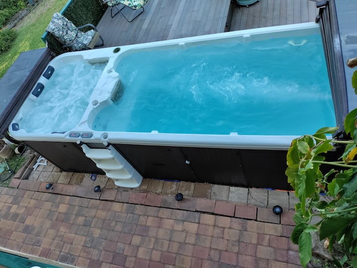 Jungle & Beach Rooms! Hottub & 88° Heated Pool! - Satellite Beach, FL