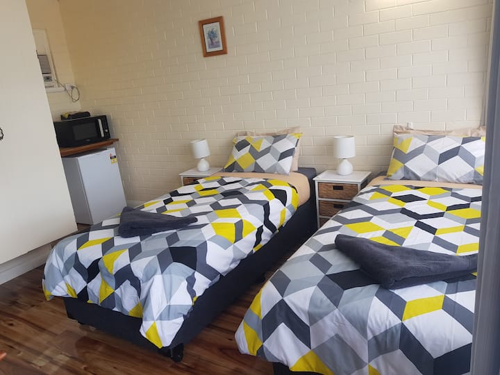 Furnished Double Room (Two Single Beds) - Whyalla