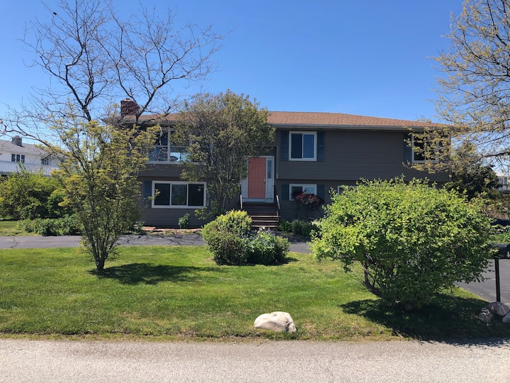 Walk To The Beach With Central Ac - Narragansett, RI