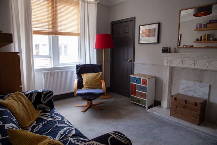 Cosy & Colourful Tenement Flat (Close To Centre) - Edinburgh