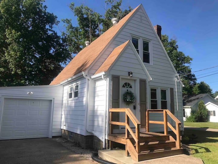 Lakewood Beach Retreat - Geneva, OH