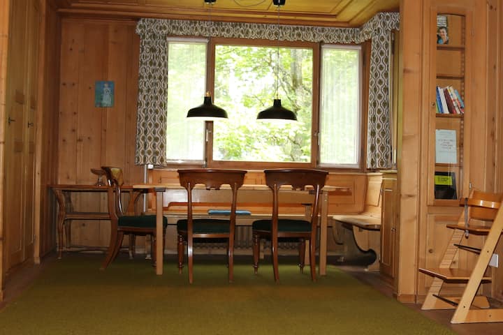 Villa Gentiana - Gemütliche 4.5zi Im Obergeschoss - Adelboden