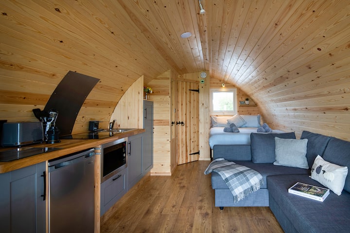 9 Best Log Cabins With Hot Tub In Wirral, UK | Trip101