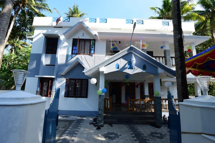Palm Bay Beach Residency Luxury Bedroom-varkala - Varkala