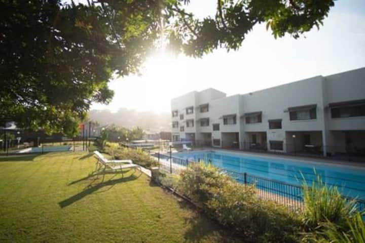 Two Bedroom Unit Across The Road From Beach! - Terrigal