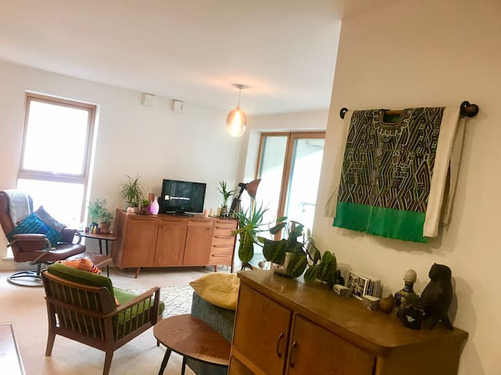 Spacious, Bright & Cosy 2 Bed Flat Near To Station - Brighton