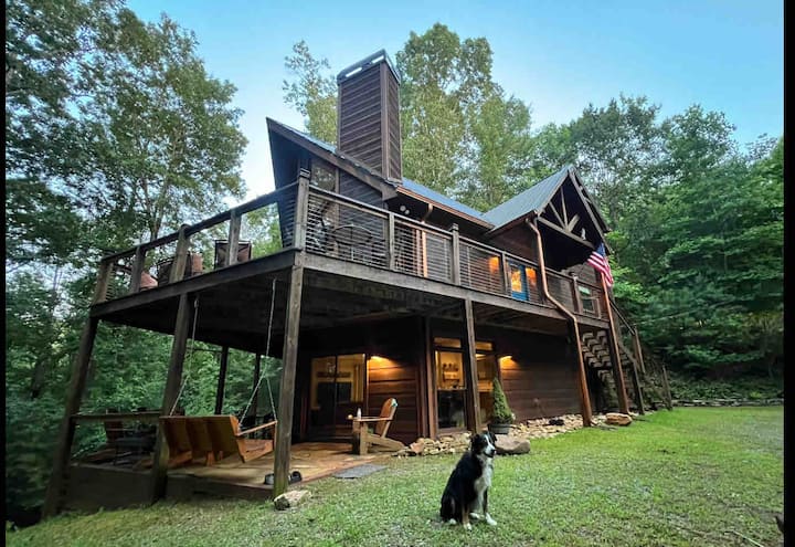 Cherokee Cabin.  A Peaceful Setting In The Woods - Carters Lake, GA