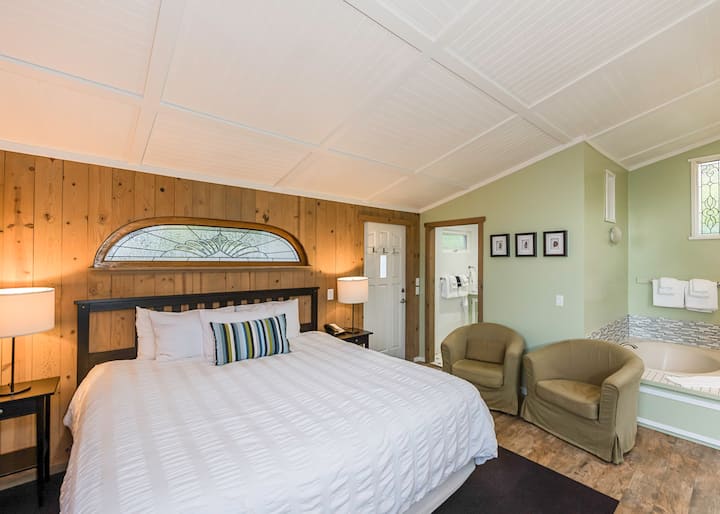 Garden Cottage - Inn At Schoolhouse Creek & Spa - Mendocino, CA