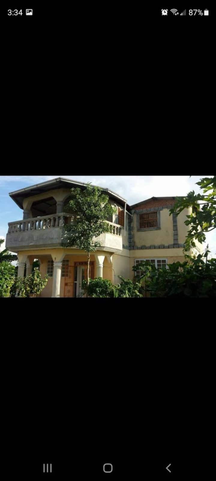 Cheerful 3-bedroom Villa With Parking On Premises - Haiti