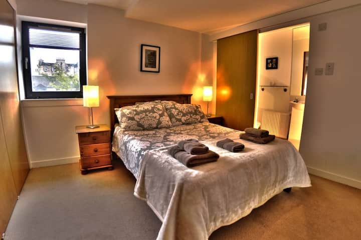 New Flat In Edinburgh Royal Mile - Edinburgh Waverley station