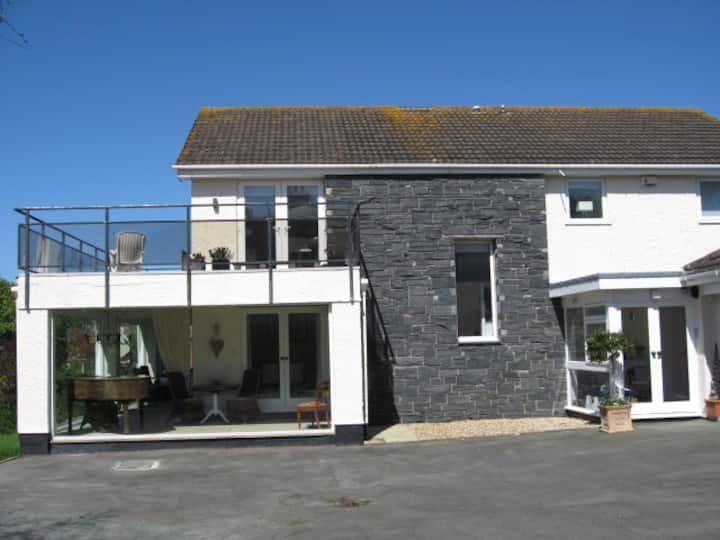 White Lodge House - Llandudno
