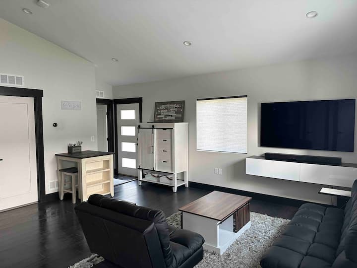 No Fees 1bd Ste*centrally Located Modern Farmhouse - Arvada, CO