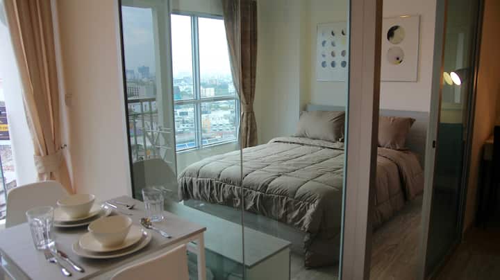 Ngamwongwan Fully Furnished With A Rooftop Pool - Tailandia