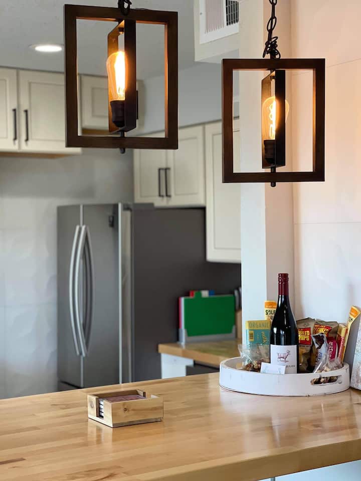 Location!! Location!! Uptown Garden Luxe Condo - Albuquerque, NM