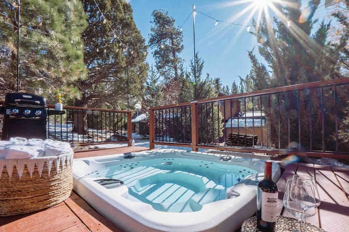 Luxe Ski Getaway | Spa, Fire Pit, Pets, Crib, Bbq - Big Bear Lake, CA