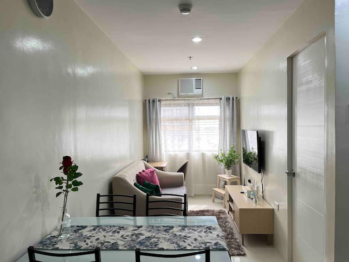 Fully-furnished 1br Condo Unit With Skyline View - Cebu City