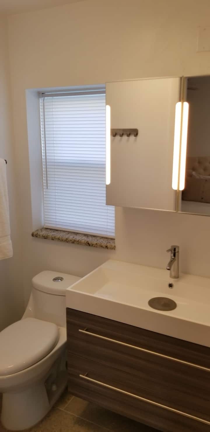 Airport Studio Perfect For Quick Stay - Orlando, FL