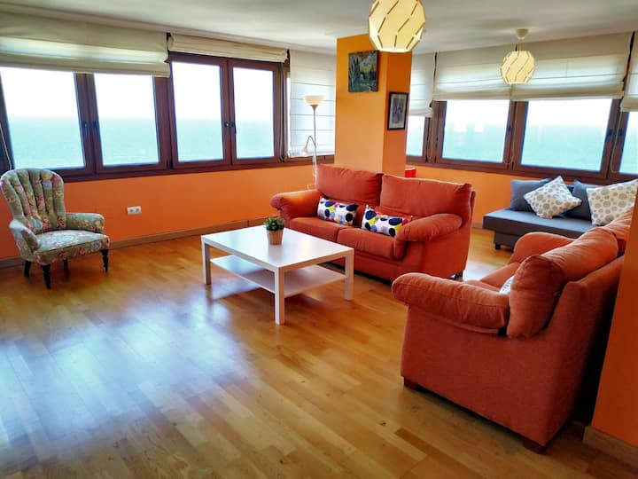 Apartamento En  Primera Linea De Playa En Playamar - Torremolinos